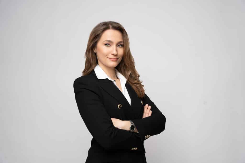 Turkish Lawyer Toronto | Demet Altunbulakli | Multilingual